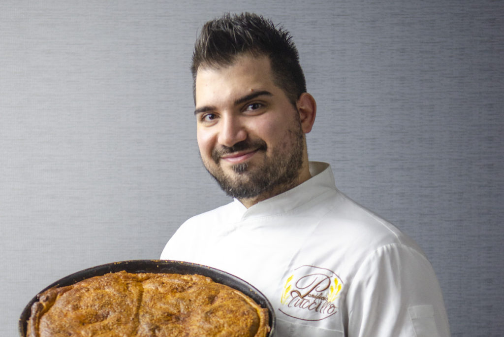 Fabio Tuccillo spopola su TikTok con la sua pizza nel rutiello